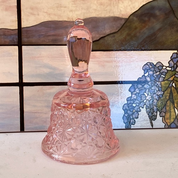 Mosser | Accents | Vintage Midcentury Mosser Pink Glass Bell Daisy And ...
